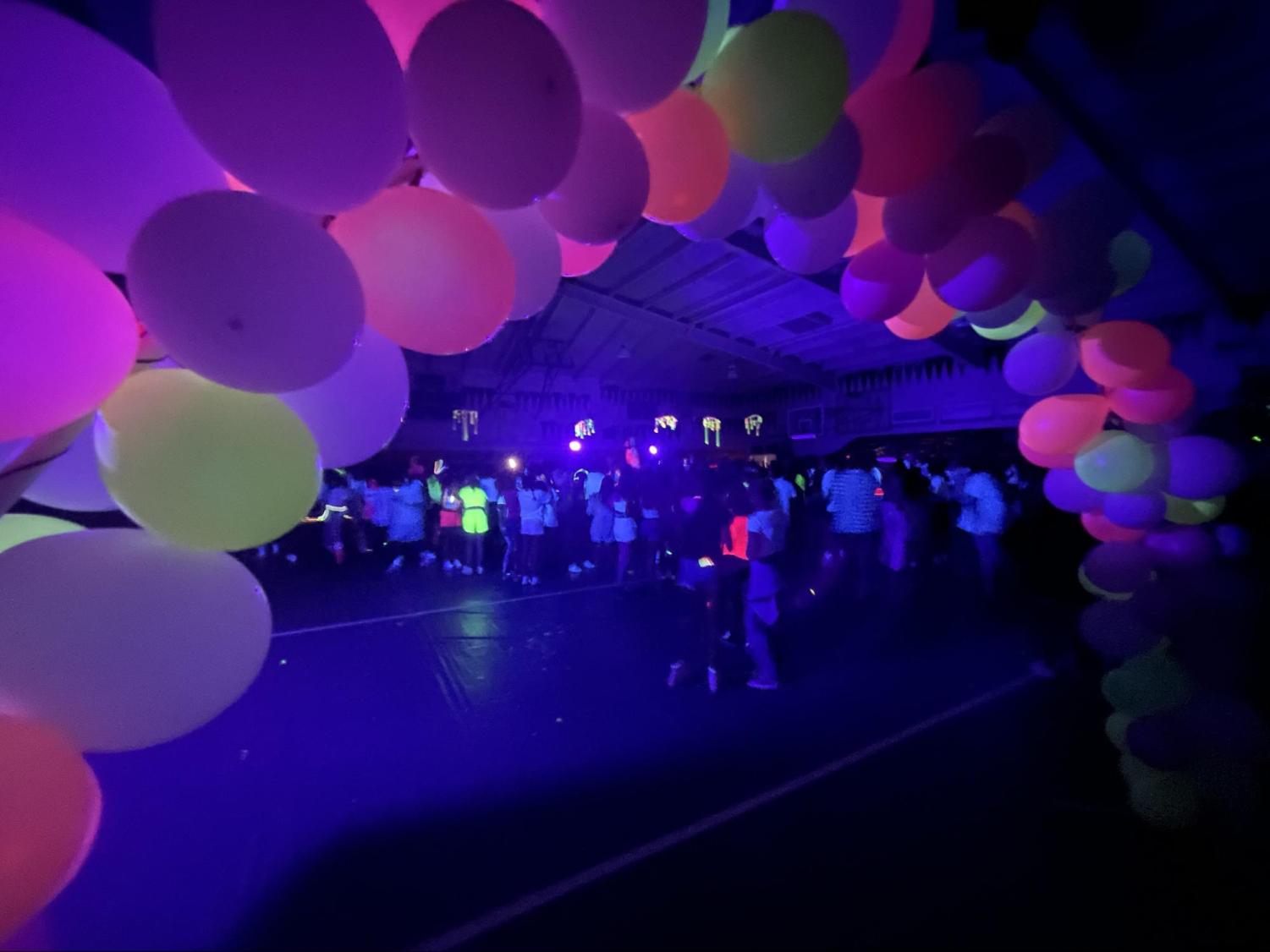 Blacklight Dance 2022 – The Voice